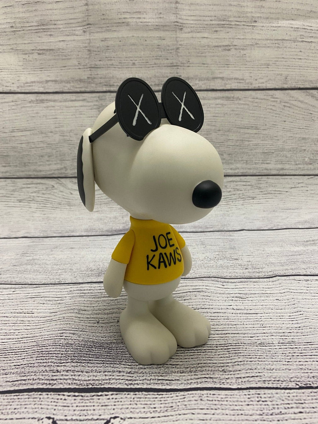 Kaws x Peanuts Joe Snoopy Vinyl Figure White (Displayed) – The Magnolia ...
